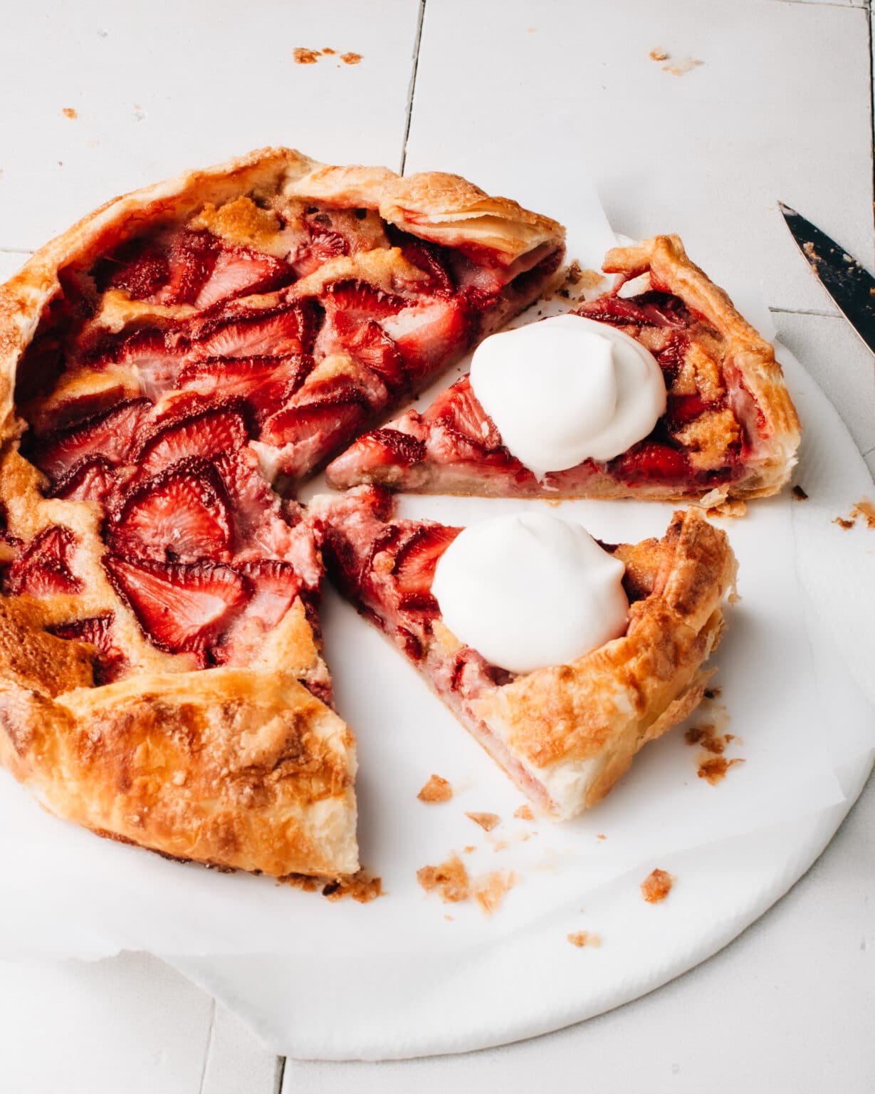 Puff Pastry Strawberry Tart - Foodess
