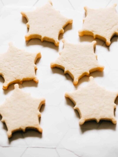 Easy Snowflake Cookies (1 Bowl, 5 Ingredient, No Chill Recipe!) - Foodess