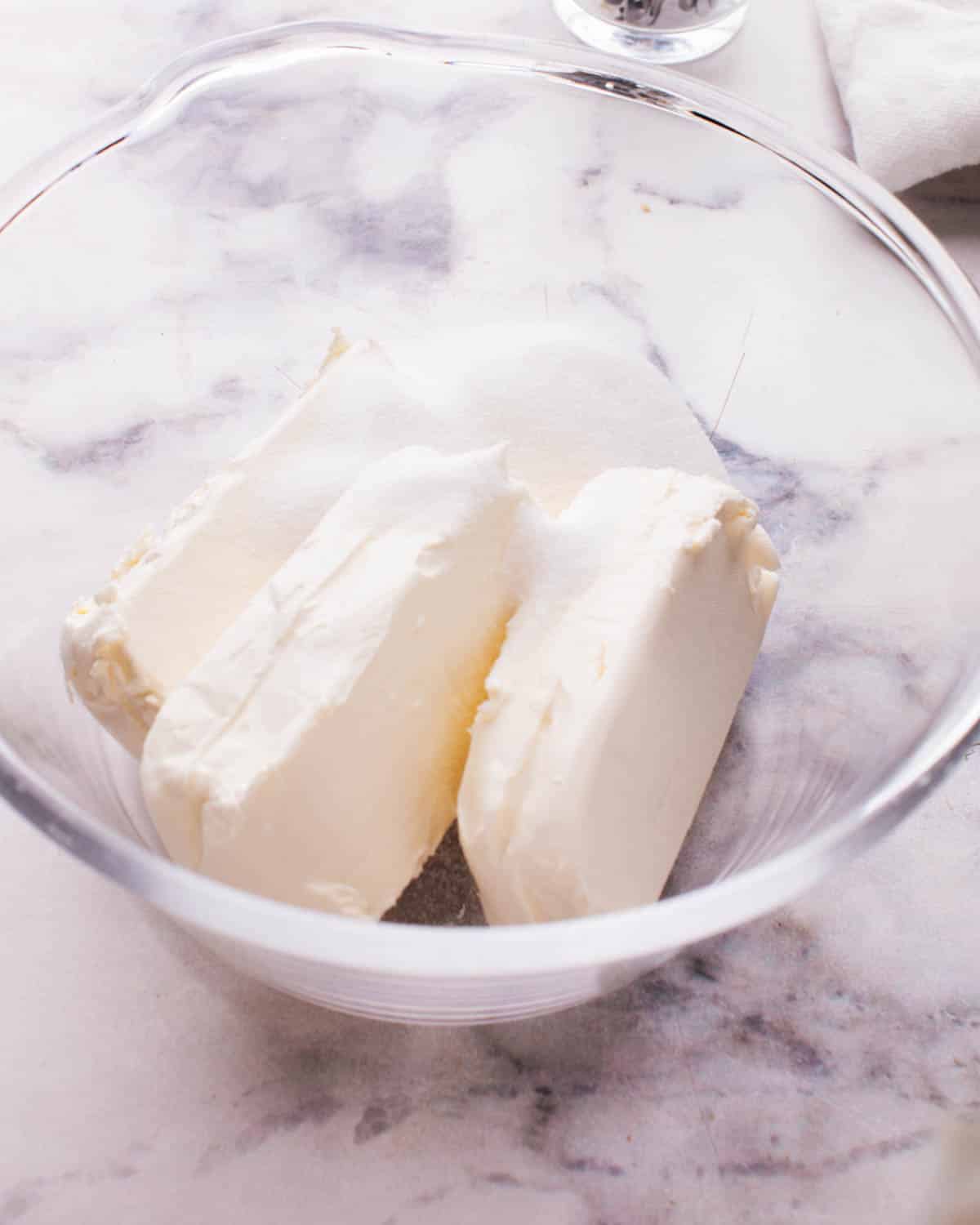 Easy No-Bake Cheesecake (Foolproof Recipe!)