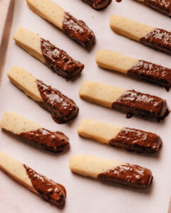 Easy Chocolate Dipped Shortbread Cookies (1-Bowl Recipe!)