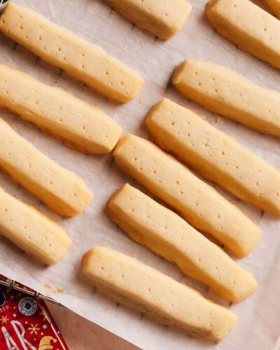 Easy Chocolate Dipped Shortbread Cookies (1-Bowl Recipe!)